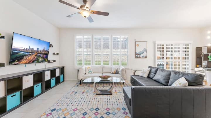 Close To Cota & Downtown | Spacious & Cozy | 4br - Austin