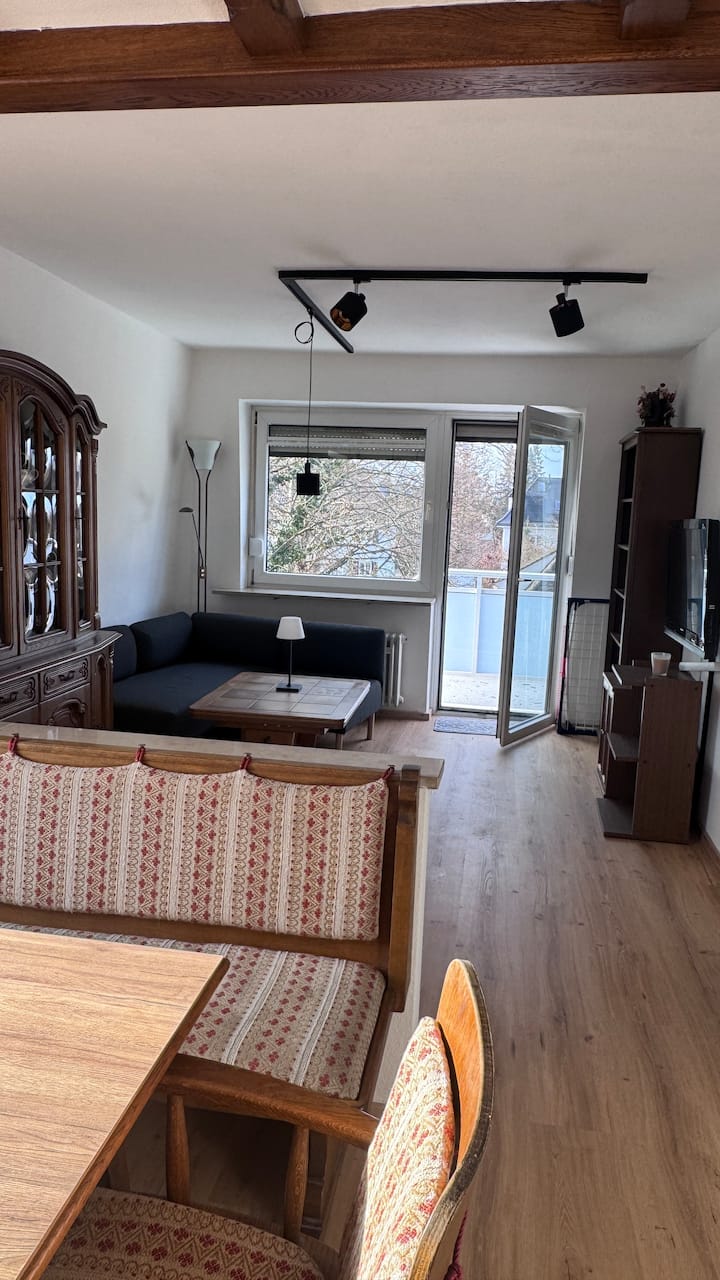 70 M² Wohnung: Balkon, Garage & Wiesn-anbindung - Taufkirchen