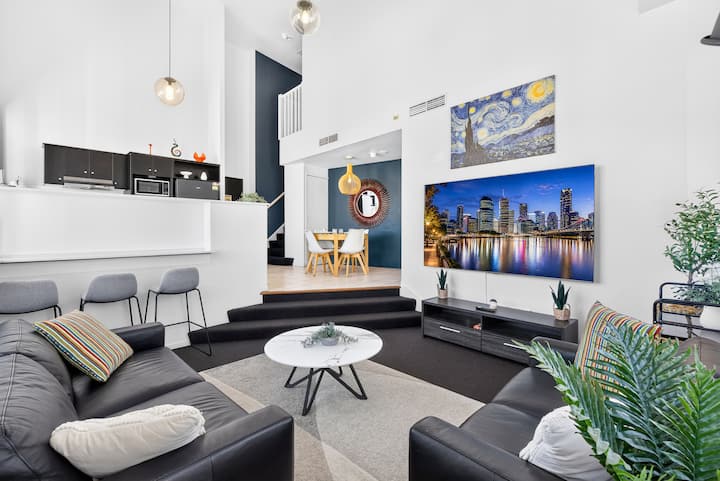Unique Uptown 2br Loft Apt W/ Free Parking - Brisbane