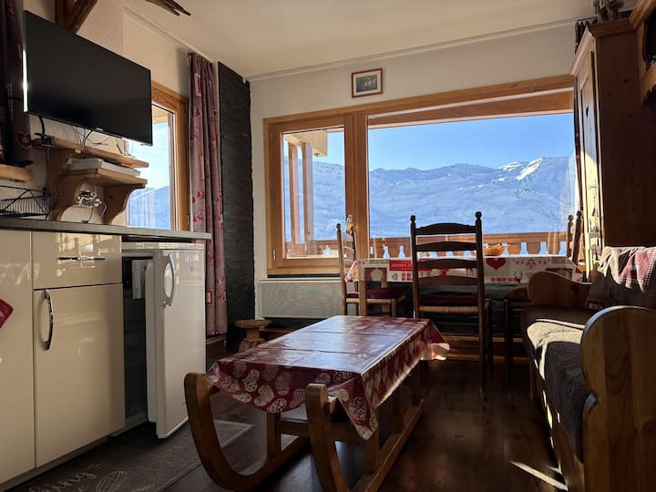 Vue Panoramique, Au Pied Des Pistes, Avec Cachet - Les Menuires