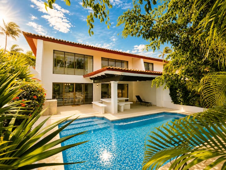 Bamboo Grand Princess | Private Pool Villa - Acapulco