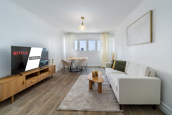 Appartement Design Avec Vue Tour Eiffel - Neuilly-sur-Seine