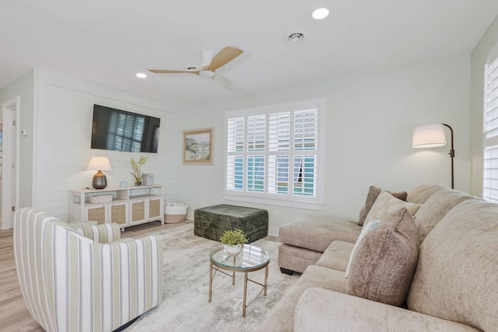 Updated Beach Duplex Walk To Ocean Pet Friendly - Atlantic Beach, NC