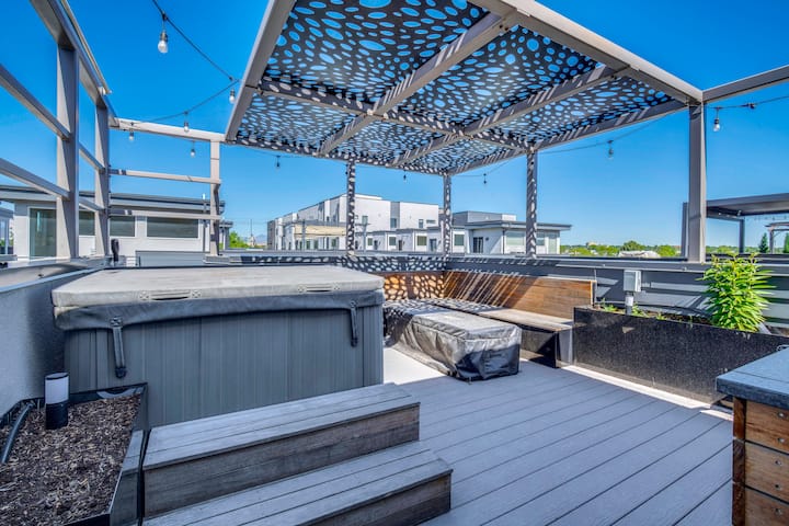 Walk To Mile High Stadium: Denver Home W/ Deck - Denver, CO