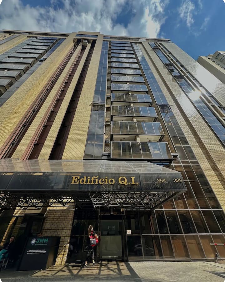 Flat Moema Av Ibijaú 364 1 Dormit. Varanda 37 M - São Paulo
