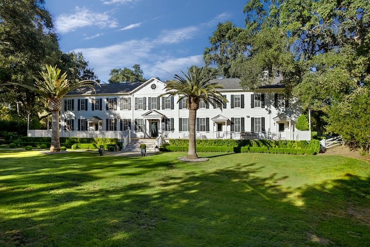 Luxury Napa Valley Estate, Pool, Spa & Pickleball - Yountville, CA