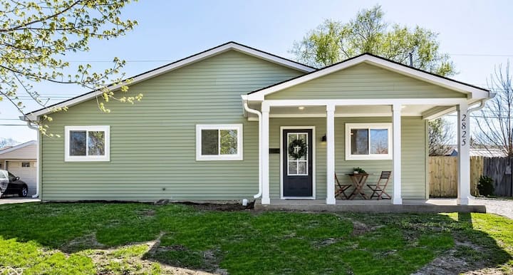 Cozy Hot Tub Retreat 10 Minutes To Downtown - Indianapolis, IN