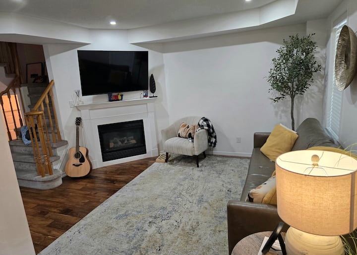 Bright & Cozy Oakville Family Retreat - Oakville