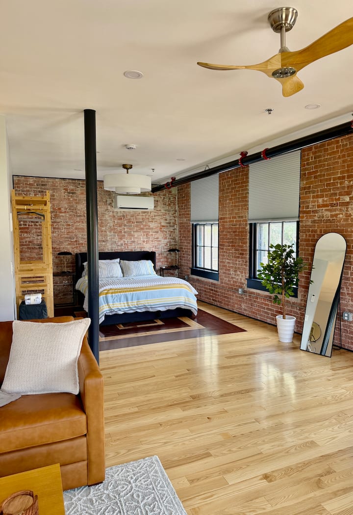 Brick By Brick Loft - Newport