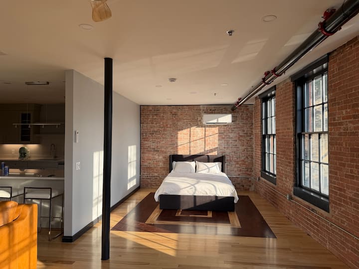 Brick By Brick Loft - Newport, RI