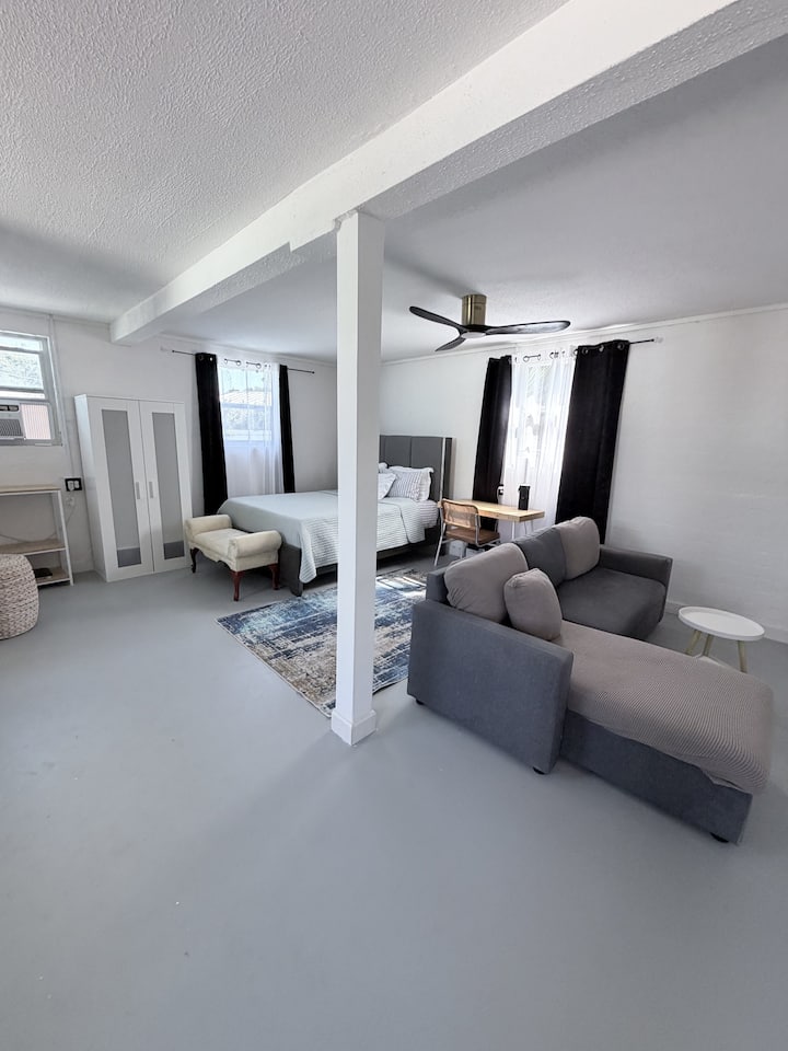 Your Cozy Private Studio By The Beach - Ormond Beach, FL
