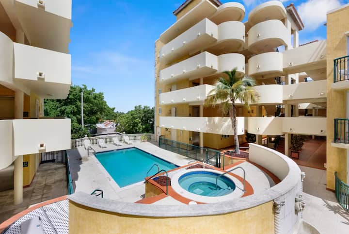 1br Surfside Oasis | Pool | Steps To Beach - Surfside, FL