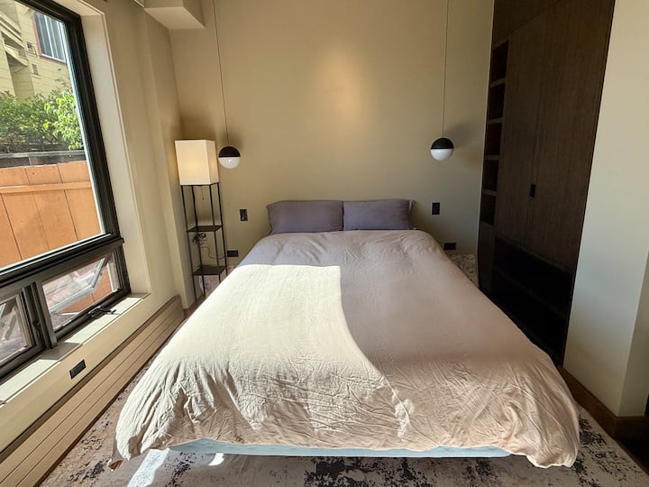 Cosy, Quiet & Modern Nob Hill Studio - San Francisco, CA