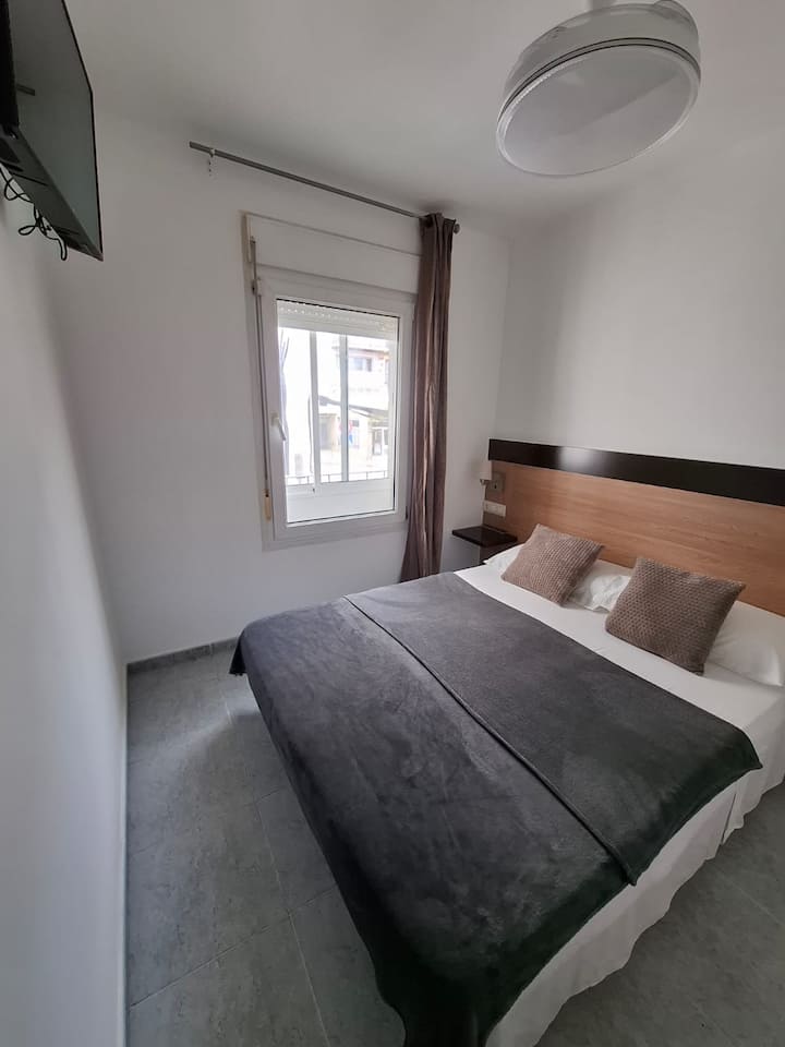 Habitacion Doble Standar Con Bano  A 100m De Playa - Cadaqués