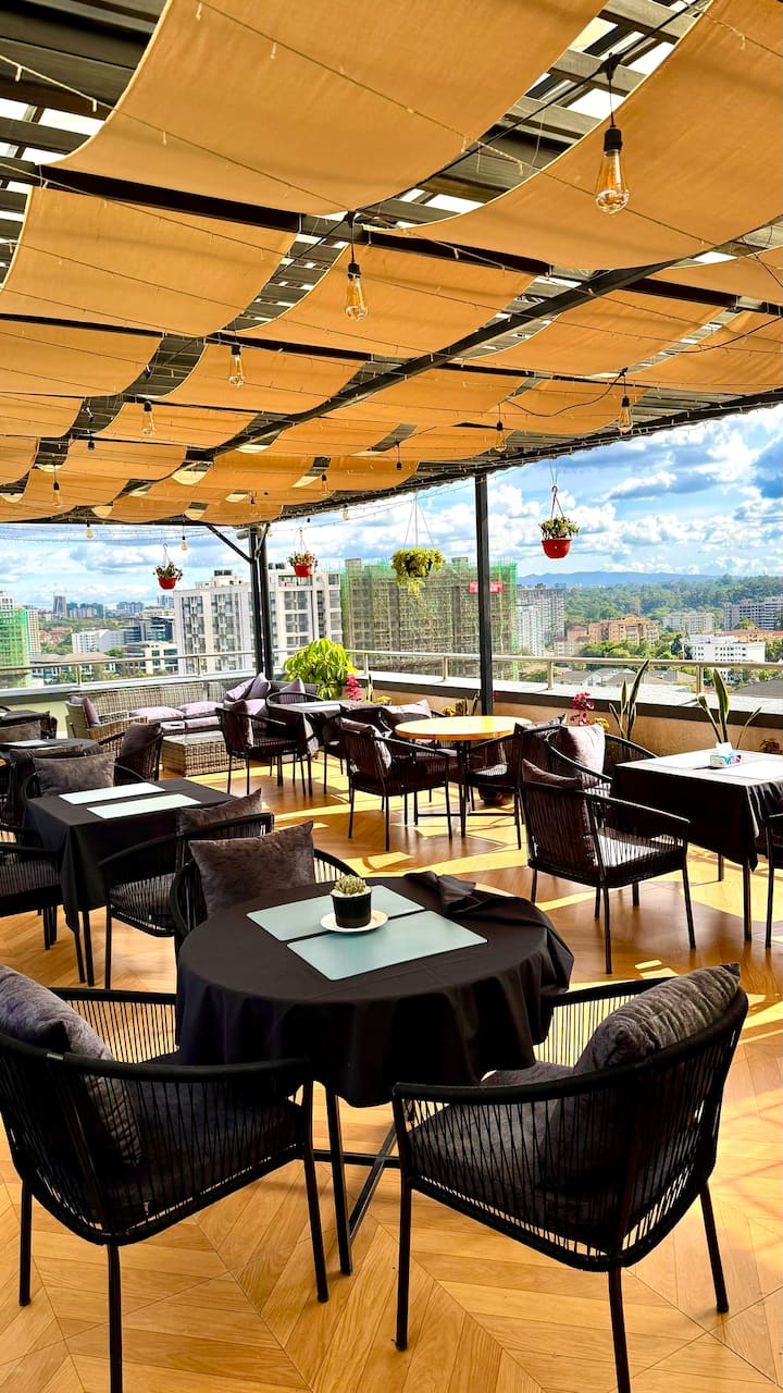 Classic Suites 16  Pool, Gym & Rooftop Restaurant - Kenya