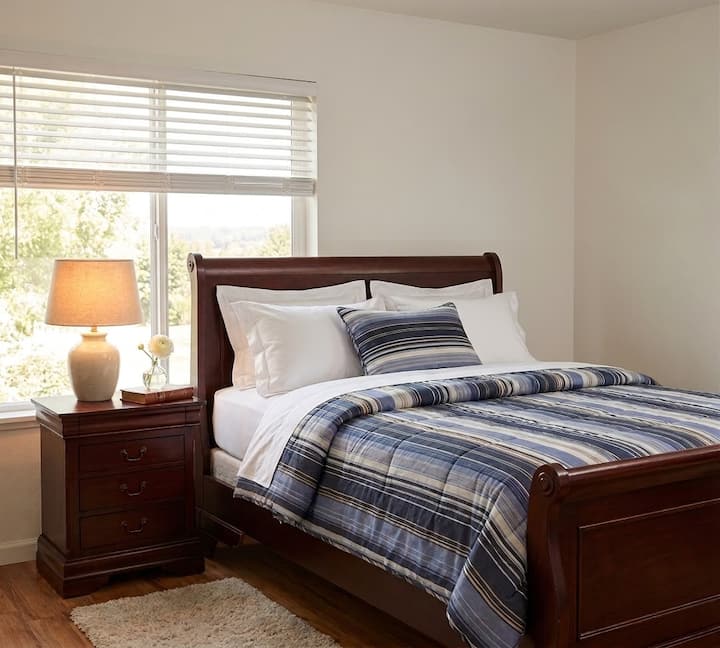 Comfortable Luxury & Quiet Retreat - Beaverton, OR
