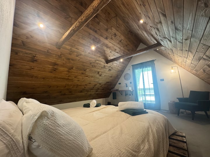 Rustic, Renovated Barn Stay In Alpine Property. - Soča
