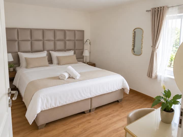 House For 16 Guests + Free Tomorrowland Shuttle - Kapellen