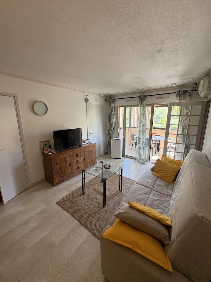 Appartements Deux Pièces à Deux Pas De Cannes. - Mougins
