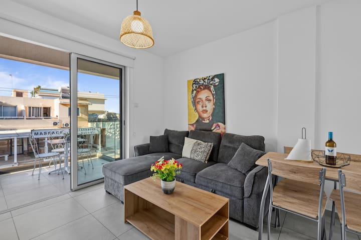 Wake Up By The Sea - 2 Bedroom Beachfront Flat 1 - Ayia Napa