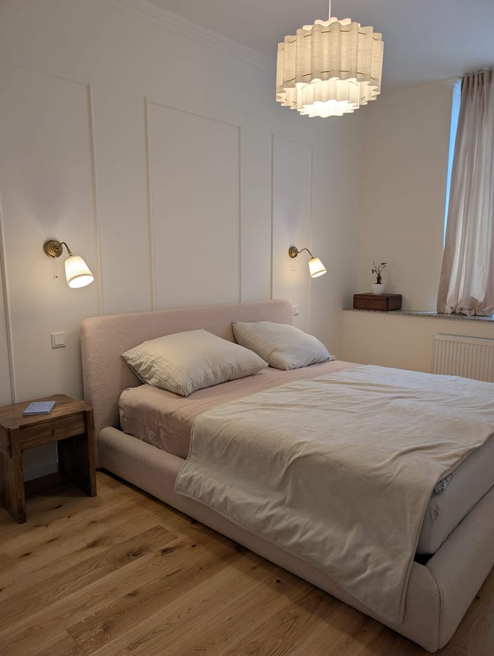 Chic French Stay | Walk To Parks & Cafés - Cologne