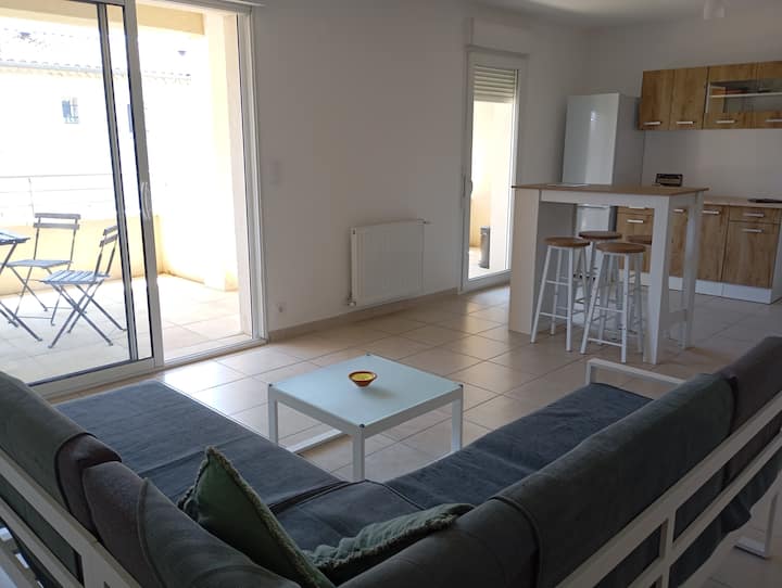 Appartement Au Thor Avec Terrasse - Le Thor
