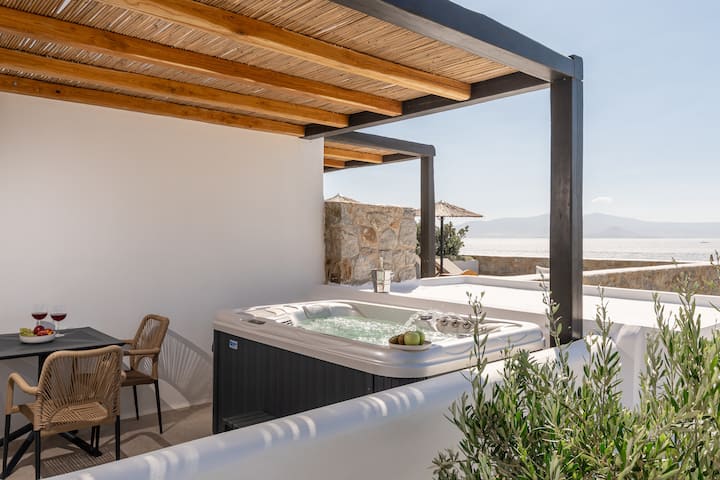 Lithia Petite Suite Sea View With Private Jacuzzi - Naxos