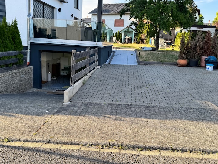 2-zimmer Souterrainwohnung/ Studioflat - Giessen