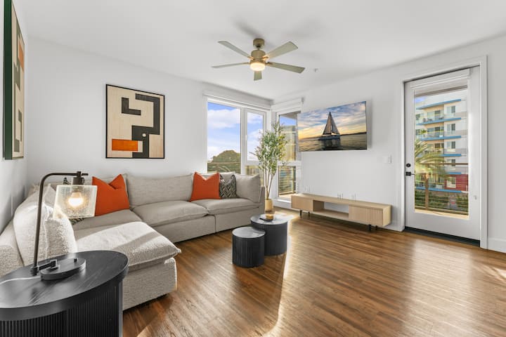 Coastal Canvas 2br Luxury Resort + Free Pkg - Santa Monica, CA