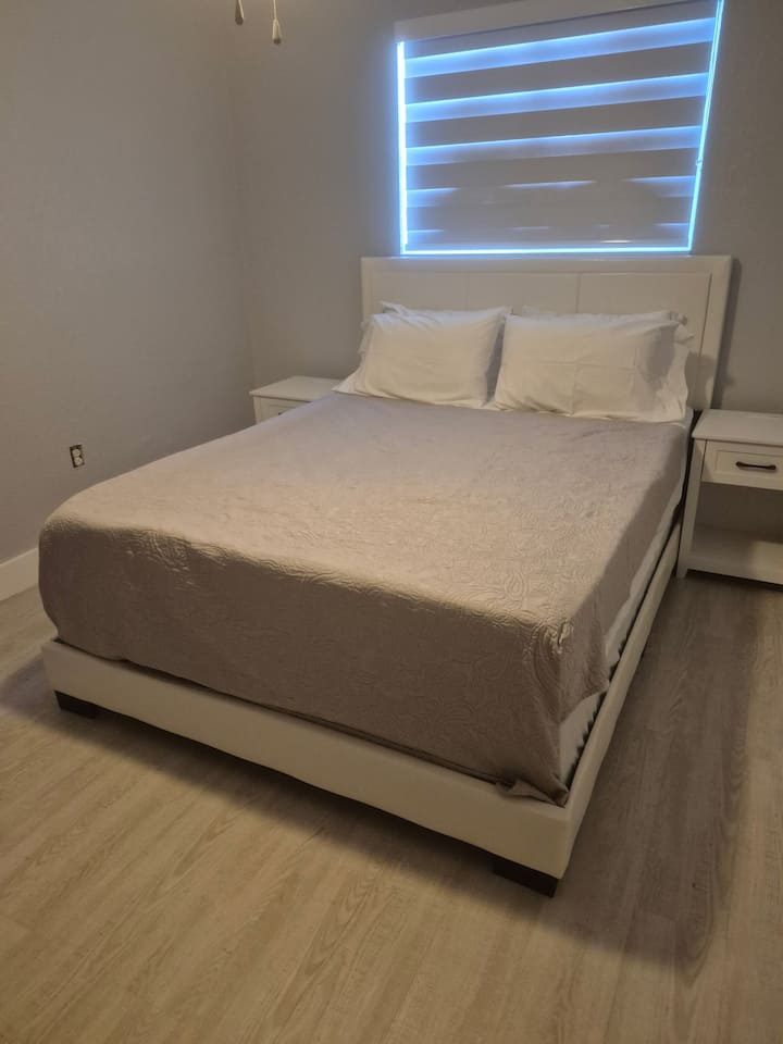 Spacious Guest House In Miami Gardens - Miami Gardens, FL
