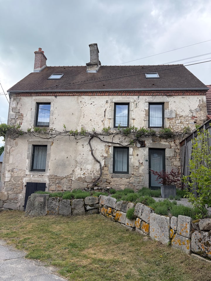 Nonpareil Cottage, Creuse, France With Pool - Francia