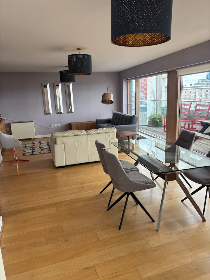 Penthouse In Grand Canal Dock - Dublin Airport (DUB)