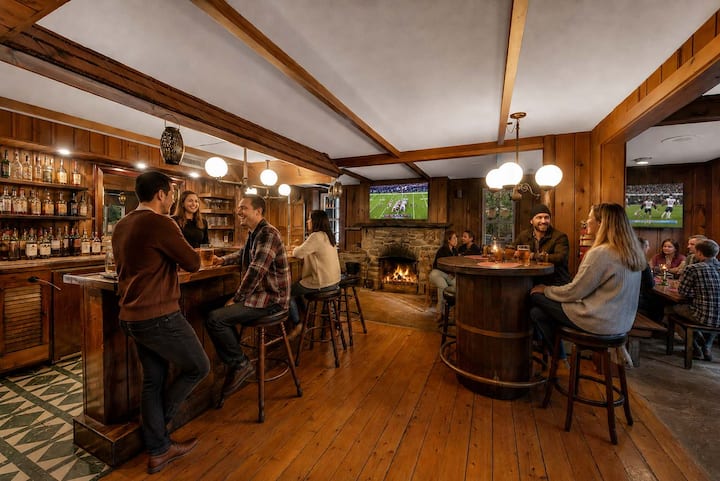 Historic Pump House Inn | 10 Br | Tavern | Hot Tub - Pensilvania