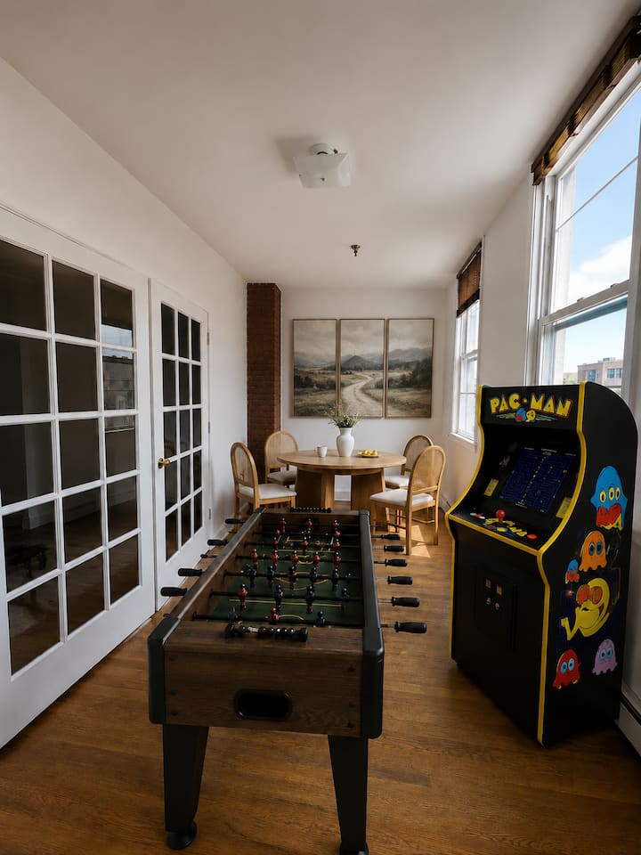 Hoboken Fun House | Walk To Path Sleeps 7 - Hoboken, NJ