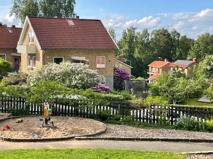 Villa Med Trädgård I ÖStra Göteborg - Göteborg