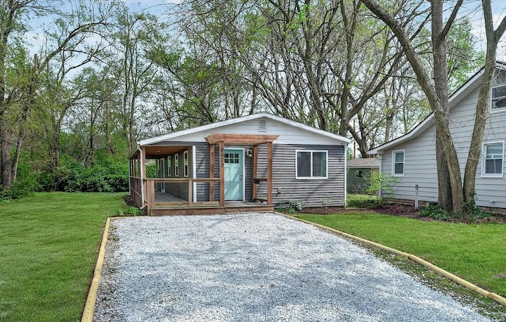 Comfortable South Broad Ripple Home - Indianapolis, IN