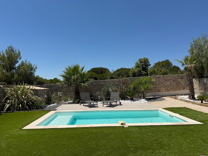 Villa Avec Piscine, Garrigue & Calme à Nîmes - Nîmes