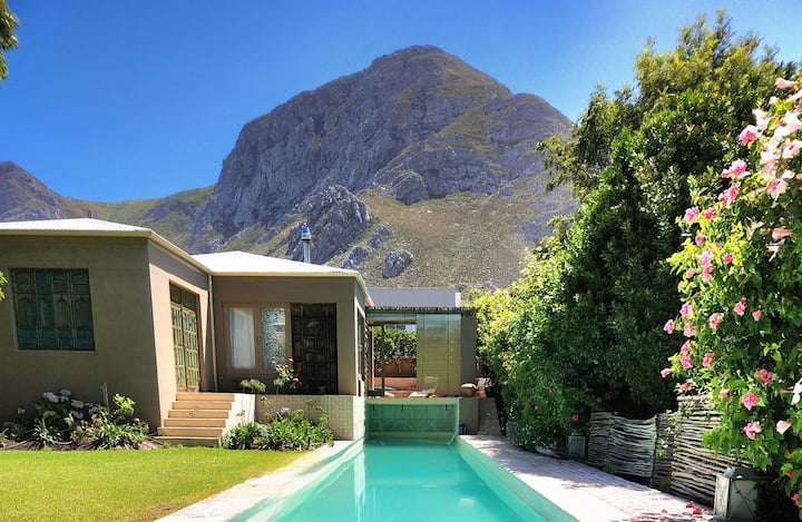 Cosy  Kaleidoscope Cottage, Near  Beach And Trials - ヘルマナス