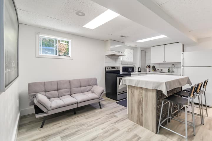 Unit At The Heart Of Mississauga - Mississauga