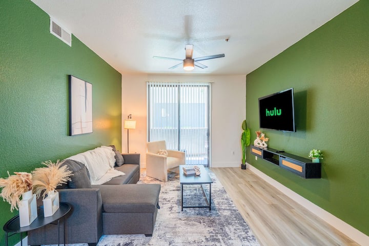 Westgate Escape  Pool, Gym & Walk To Stadium - Glendale, AZ