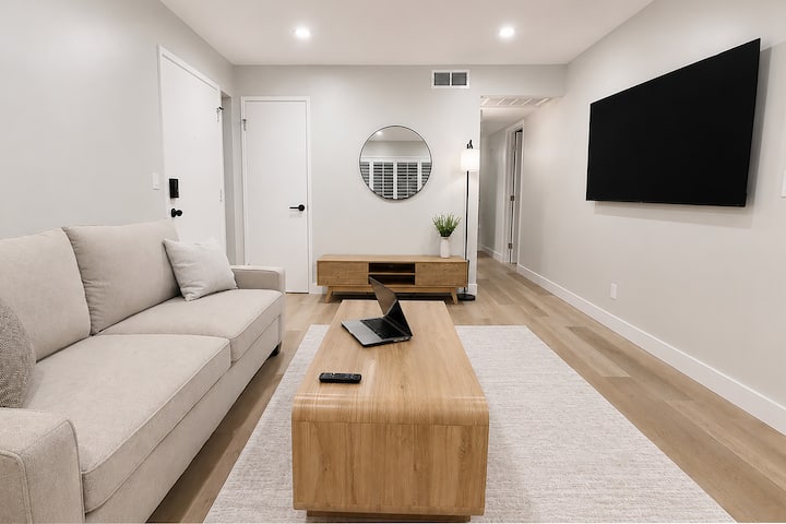 Casa Homes - 3bdr, Stylish, Homey! - Santa Clarita, CA