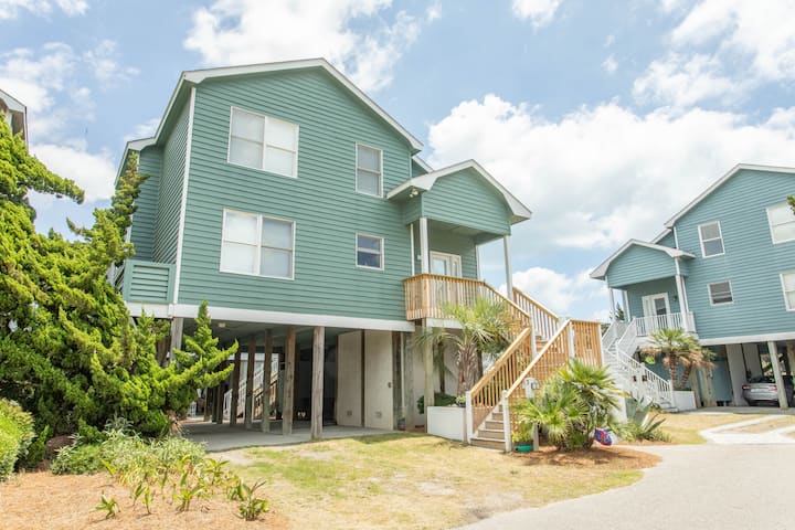 Gorgeous 5 Bedroom House, Steps To Beach Access - Ocean Isle Beach, NC