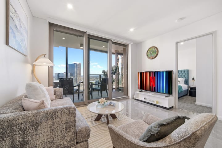 Parramatta City Views + Parking + Gym Pool Sauna - Fairfield