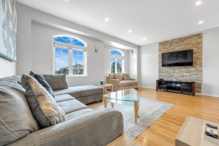 Modern 3br Home | 2.5 Baths | Kitchen | Parking - Milton