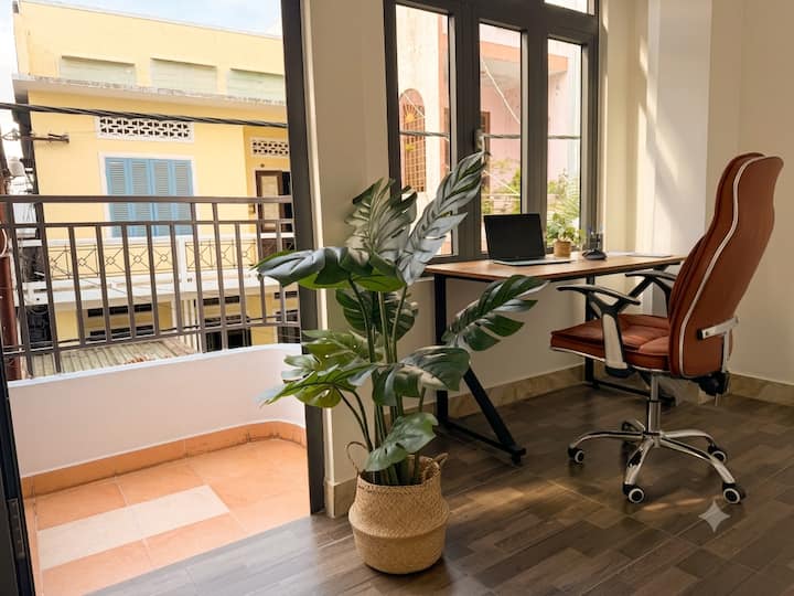 Pet-friendly House With 2 Balconies And Workspace - Đà Nẵng