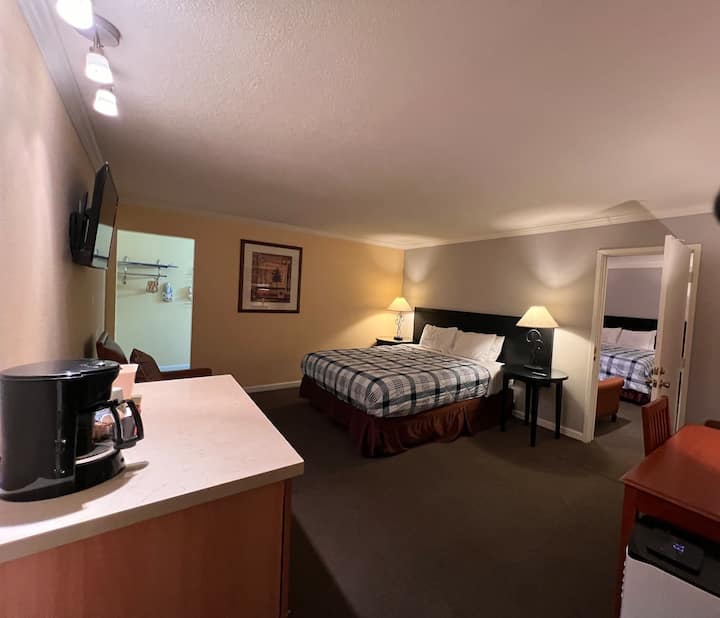 Two Joint Hotel Rooms Two Full Baths - South Lake Tahoe, CA