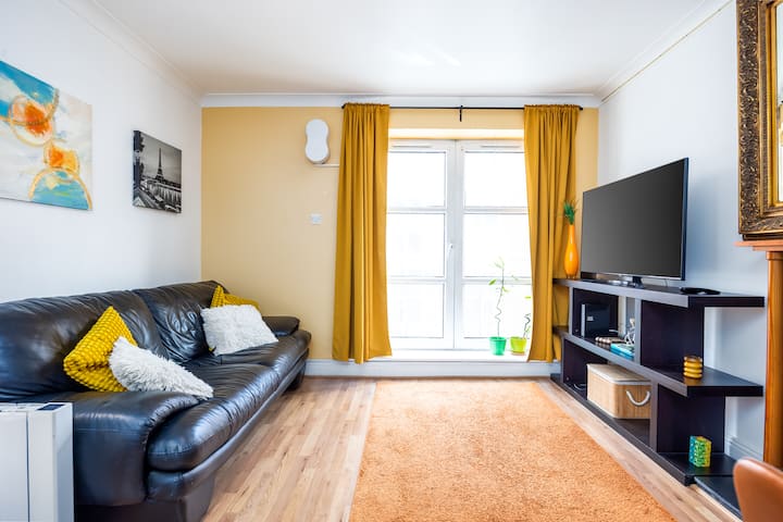 Modern 2br City Centre Flat | Walk To Temple Bar - South Dublin