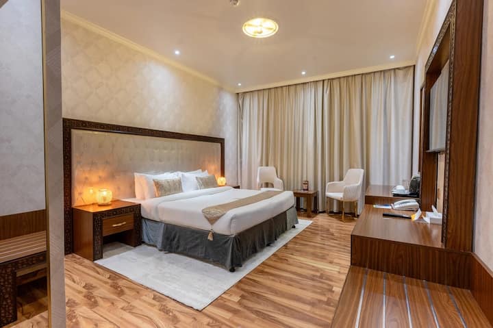 Spacious Room Near Al Maha Grand Ballroom - Ras al Khaimah