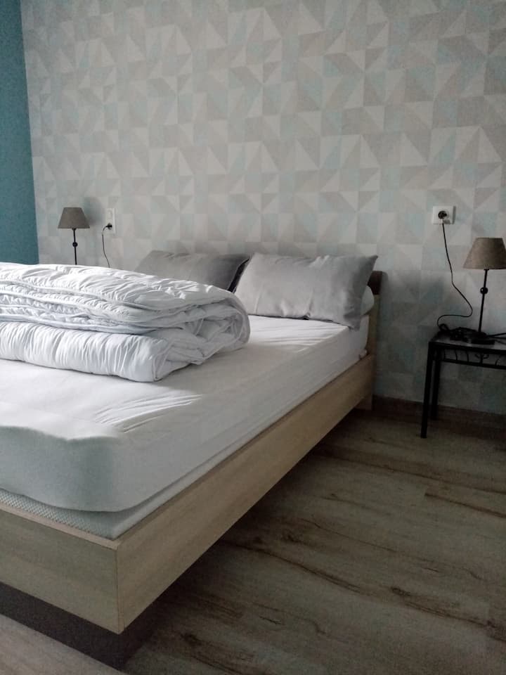A Louer Maison Pour 4 Personnes - Plomodiern