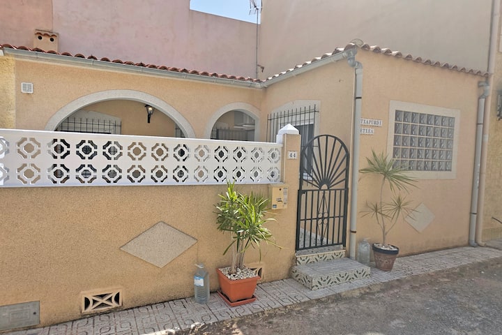 2 Bedroom House Near Av. Londres, Urb. La Marina - La Marina